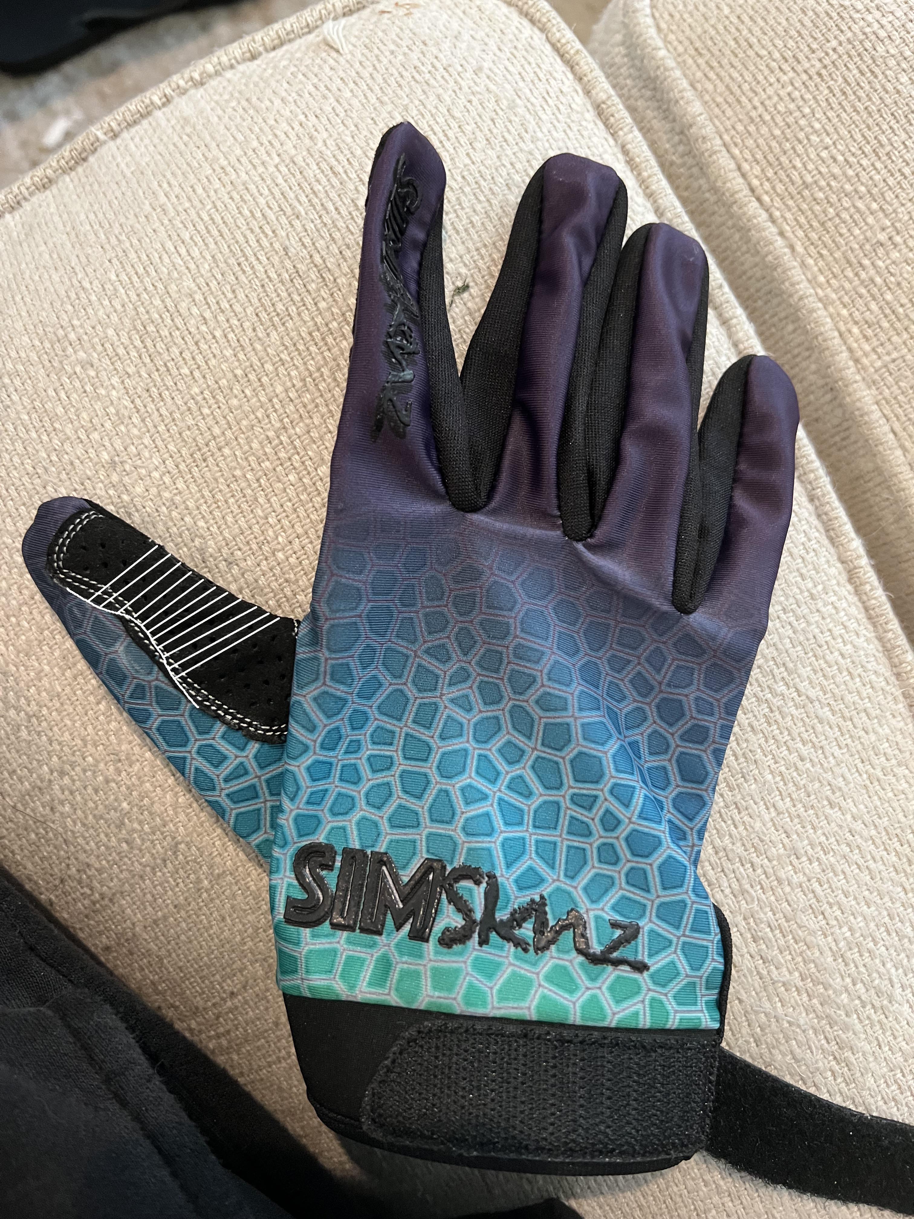 Lightweight SIM Racing Gloves – SIMSknz